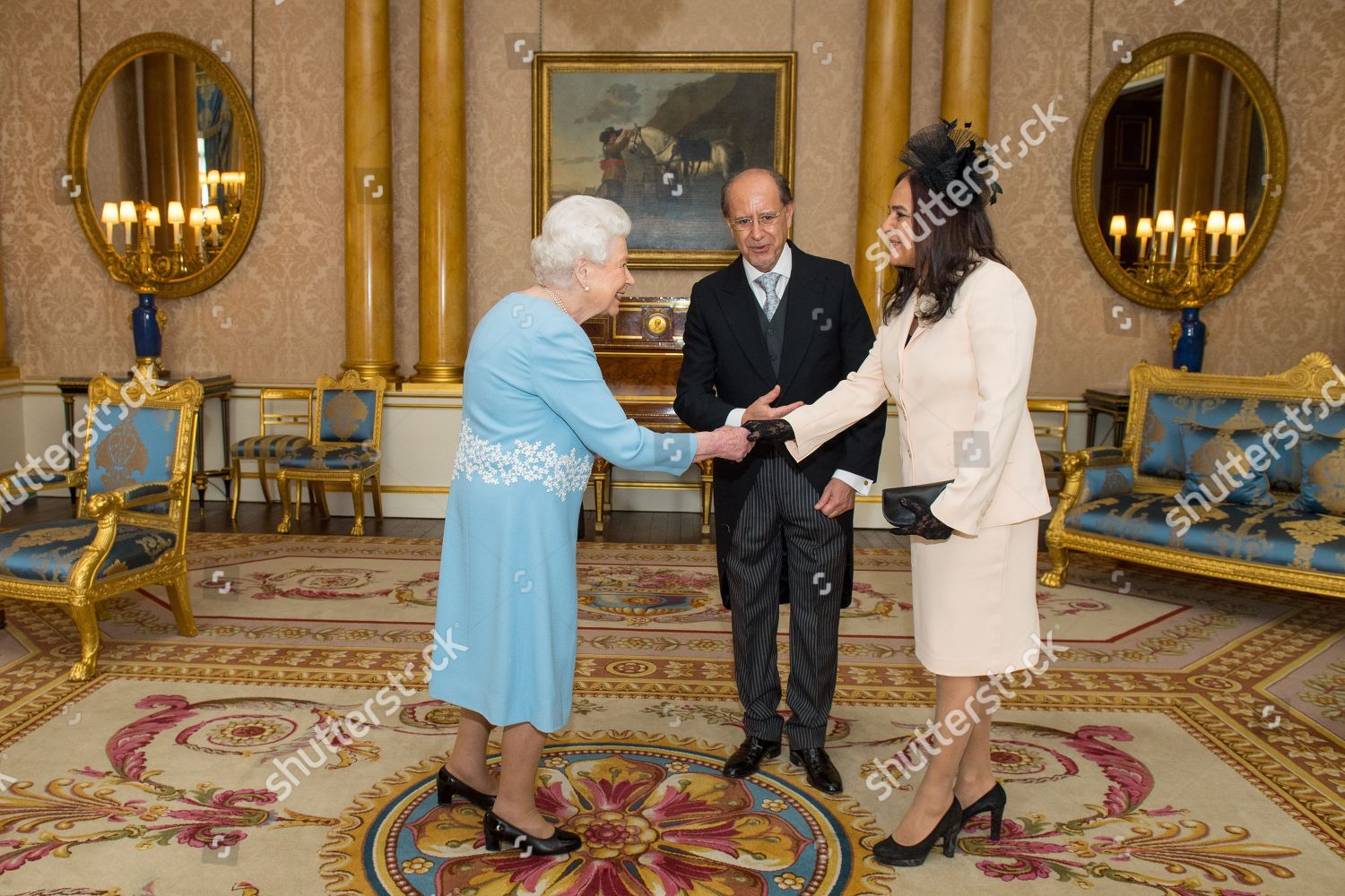 QUEEN ELIZABETH II MEETS AMBASSADOR ECUADOR Editorial Stock Photo ...