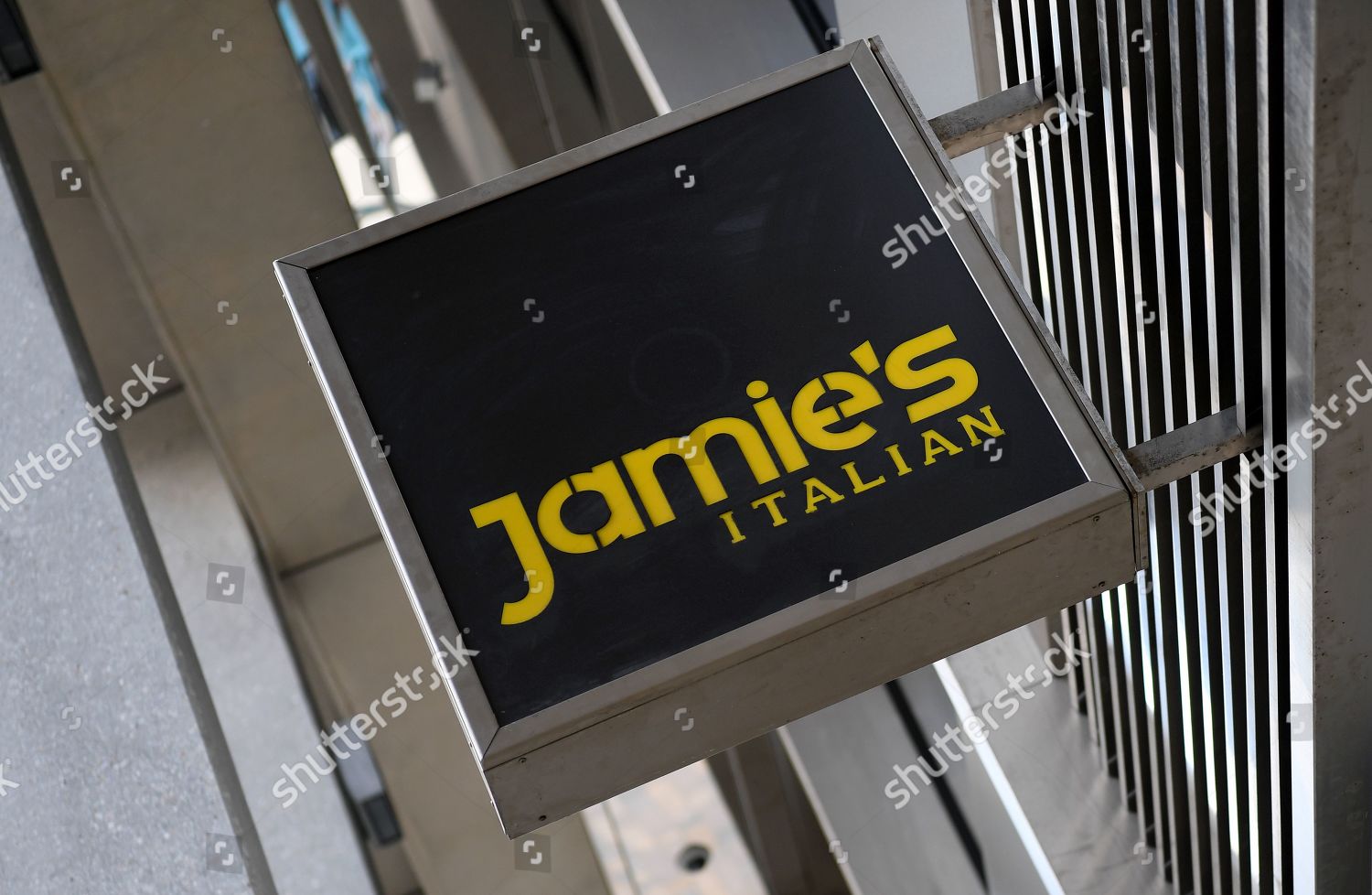 Logo Jamies Italian Restaurant Pictured Central Editorial Stock Photo ...