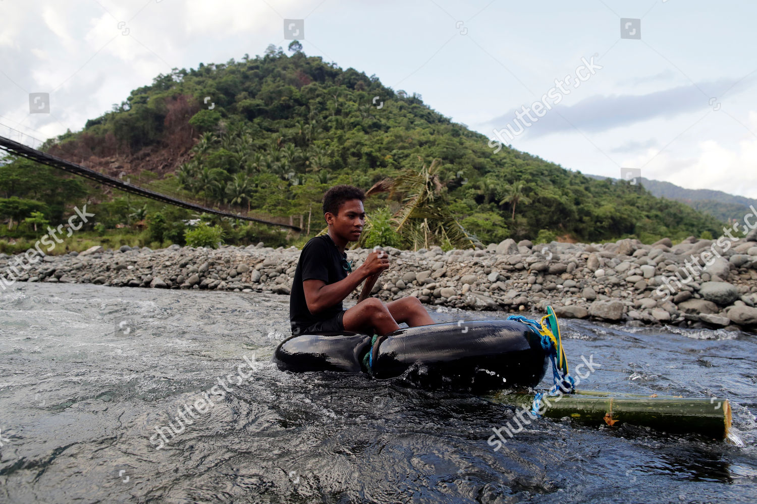 Filipino Belonging Indigenous Dumagat Tribe Paddles Editorial Stock ...