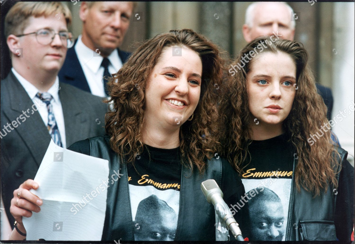 張 Lr Michelle Lisa Taylor Sisters Were 報導類庫存照片：庫存圖片 | Shutterstock