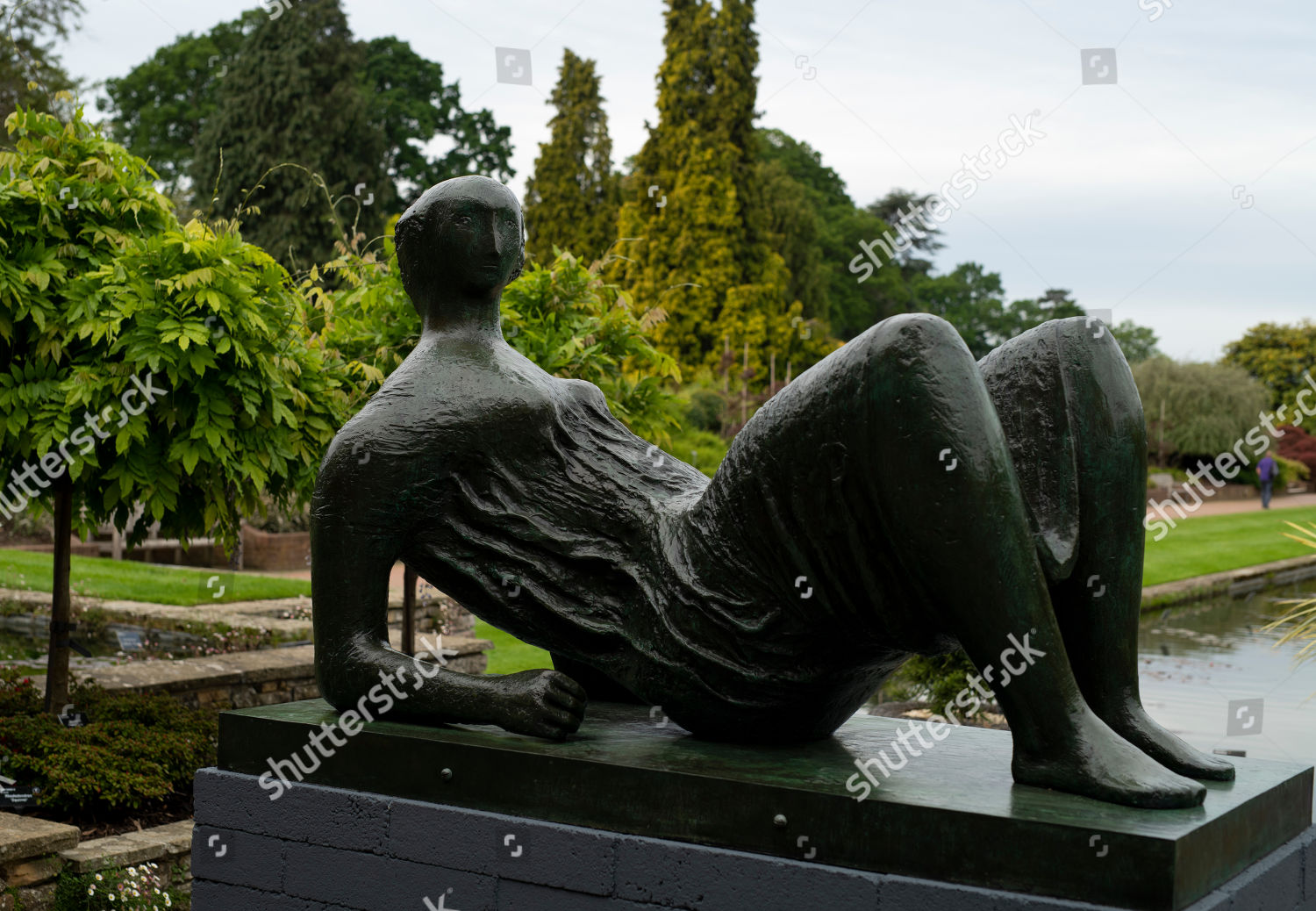 Draped Reclining Figure By Henry Moore Editorial Stock Photo - Stock ...
