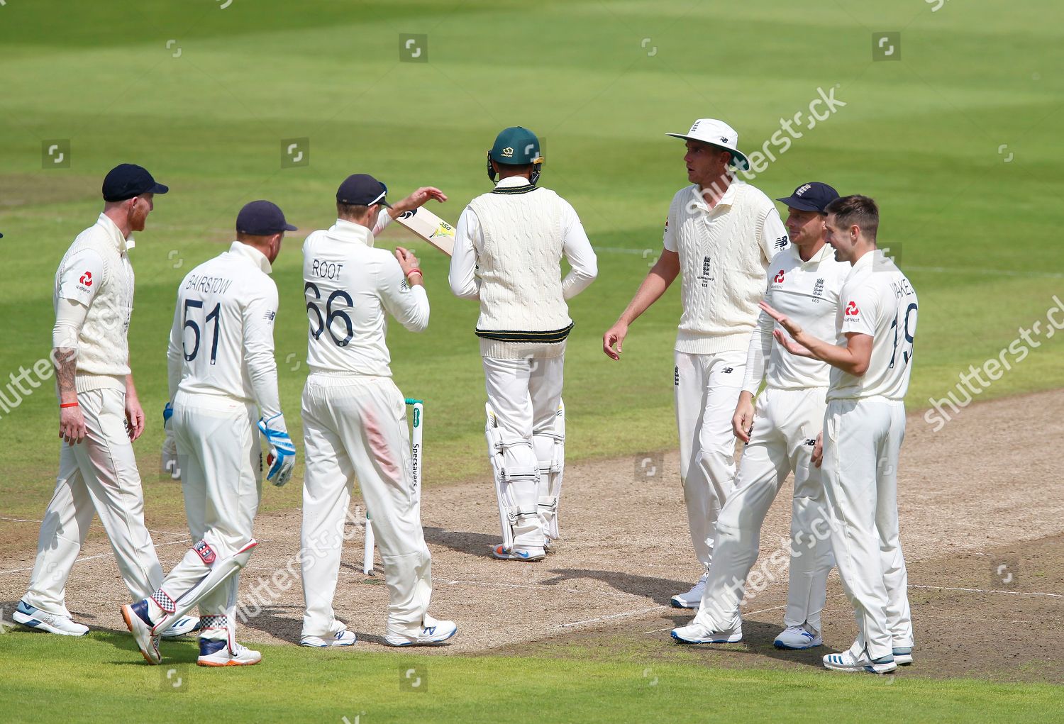 JOE ROOT 66 ENGLAND CAPTAIN SIGNALS Editorial Stock Photo - Stock Image ...