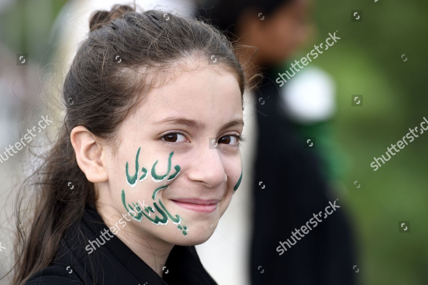Pakistani Girl Gets Her Face Painted Editorial Stock Photo - Stock ...