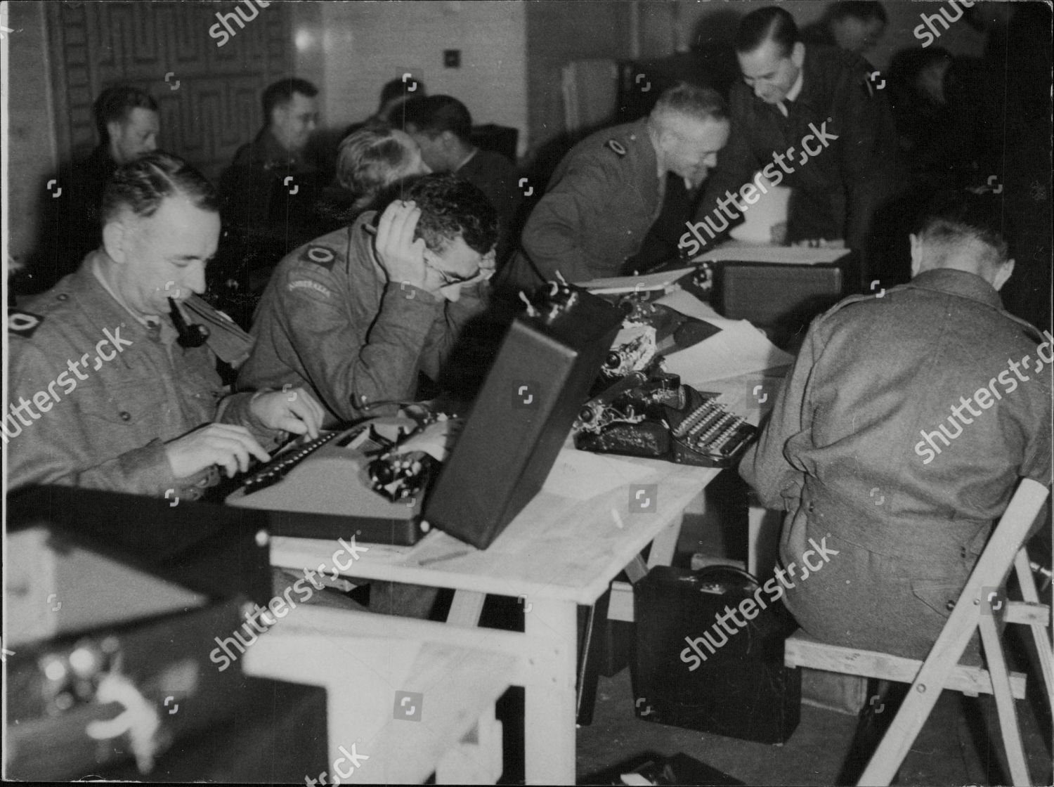 Wwii War Correspondents Scene Shafe Supreme Editorial Stock Photo ...
