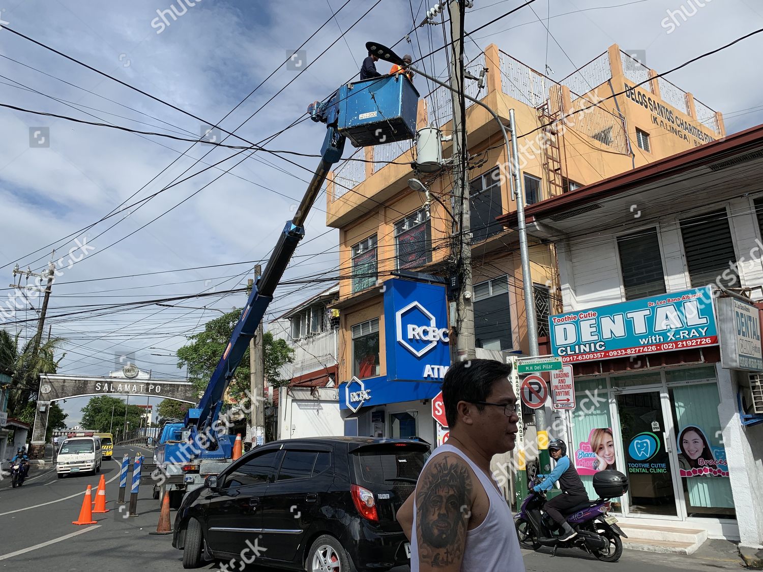 Filipino Laborers Work On Electric Lines Editorial Stock Photo - Stock ...