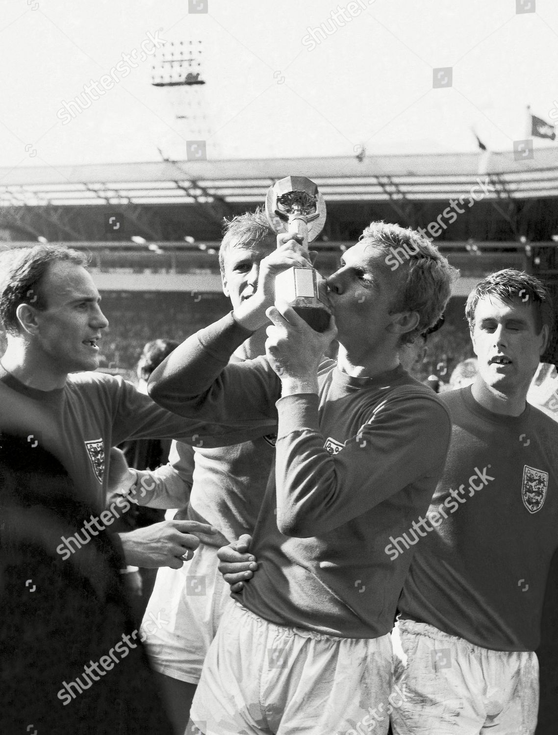 Bobby Moore Kisses Jules Rimet Trophy Editorial Stock Photo - Stock ...