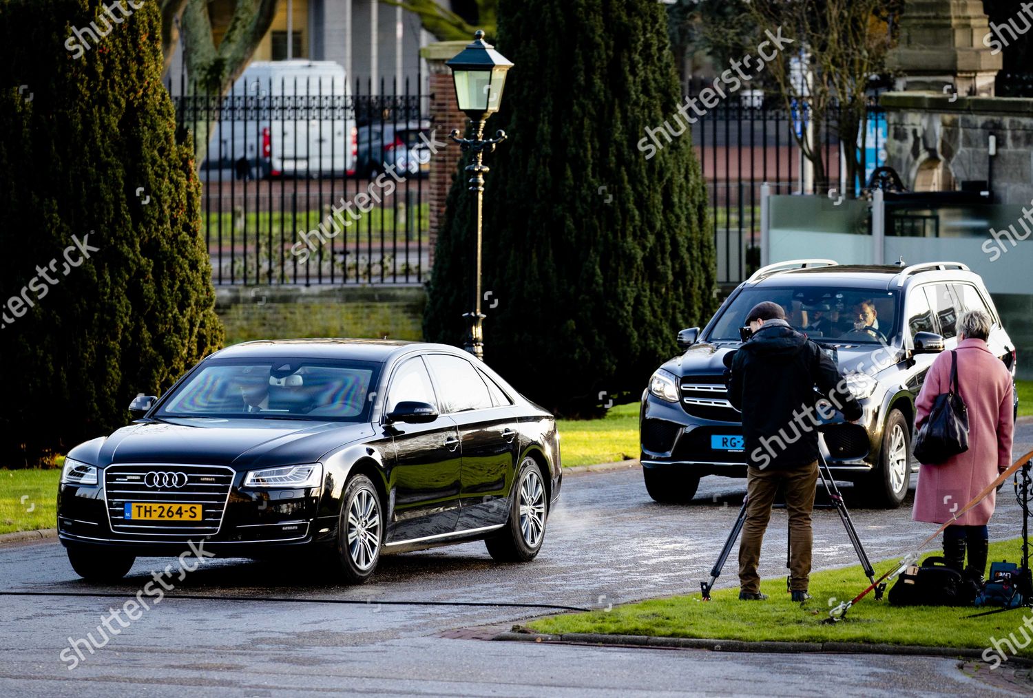 Car Aung San Suu Kyi Arrives Editorial Stock Photo - Stock Image ...