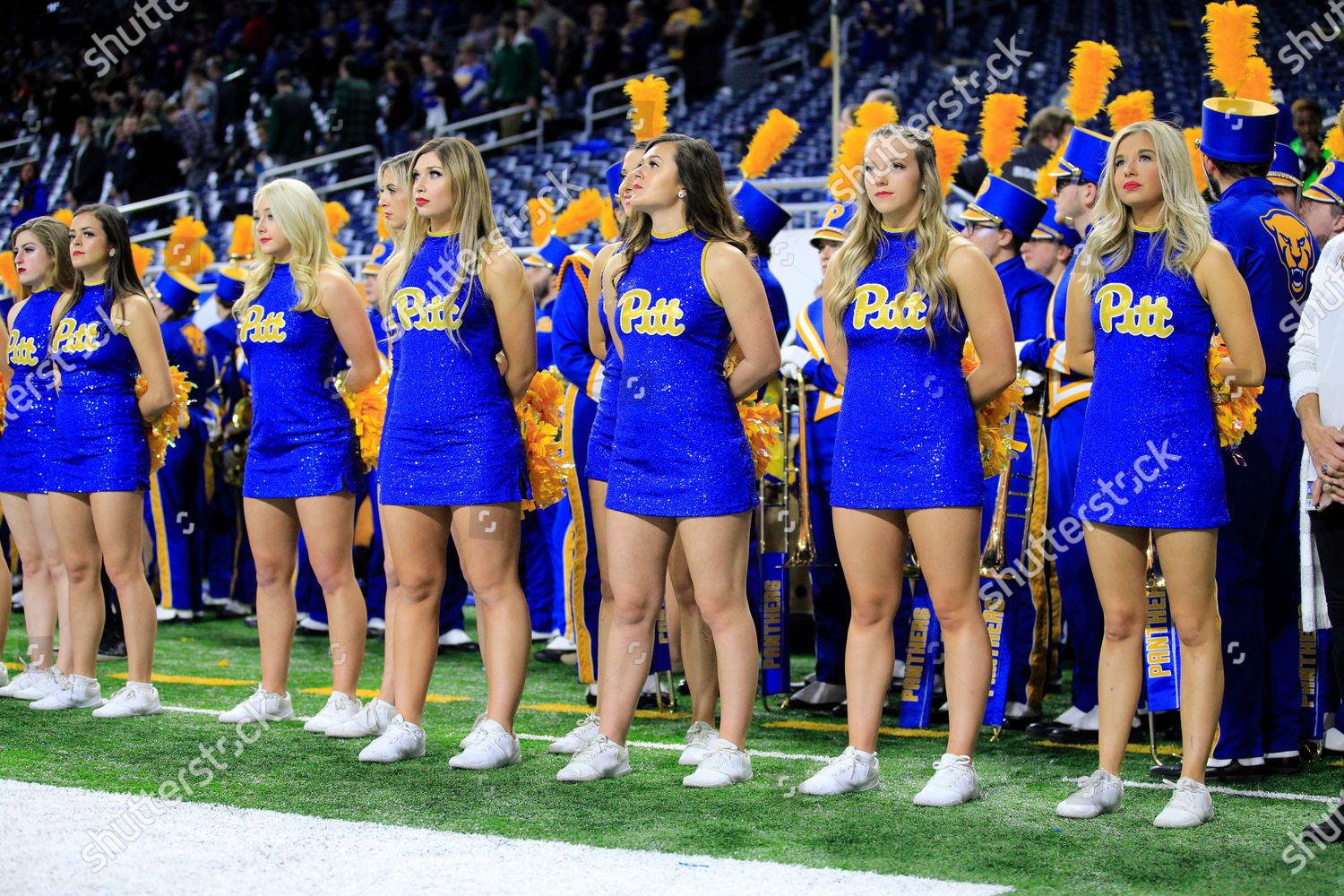 Pittsburgh Panthers Cheerleaders Stand National Anthem Editorial Stock ...
