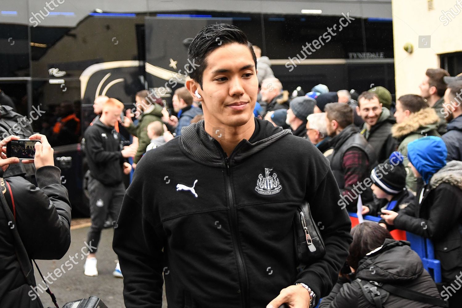 Yoshinori Muto Newcastle United Arriving Crown Editorial Stock Photo ...
