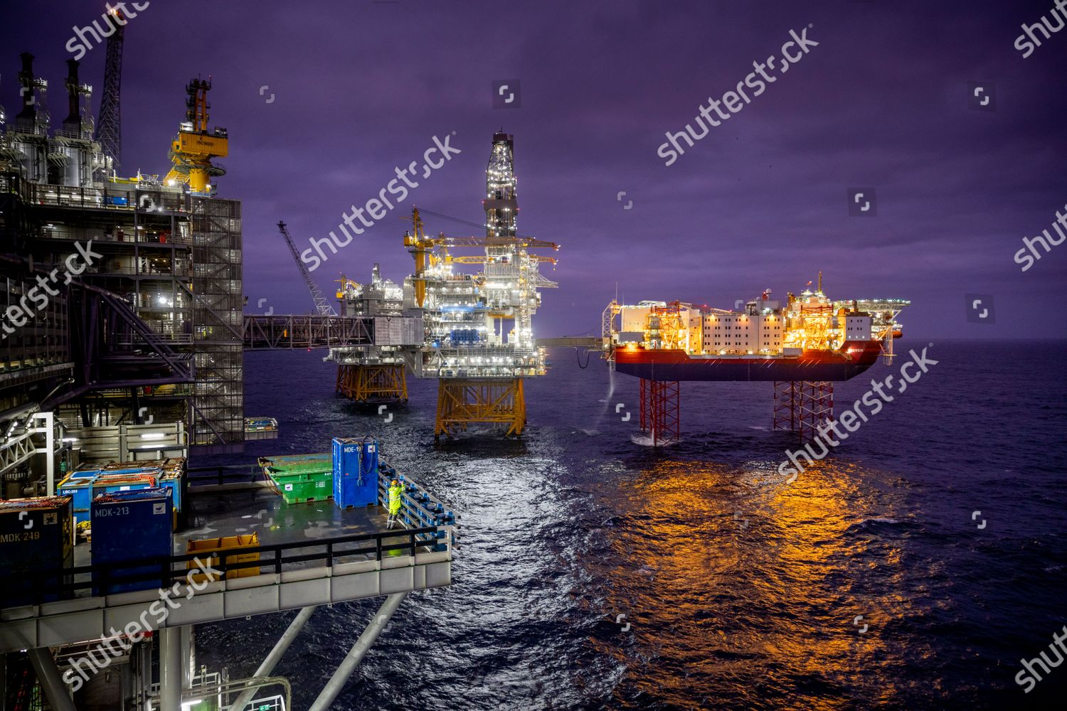 Johan Sverdrup Oil Platform 14 Kilometers Editorial Stock Photo - Stock ...