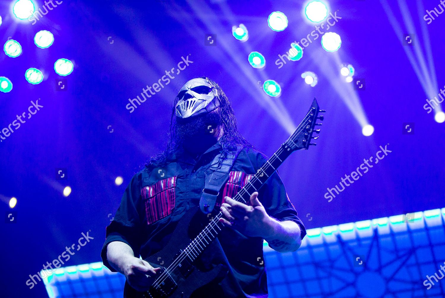 MICK THOMSON PERFORMS DURING CONCERT AMERICAN Editorial Stock Photo ...