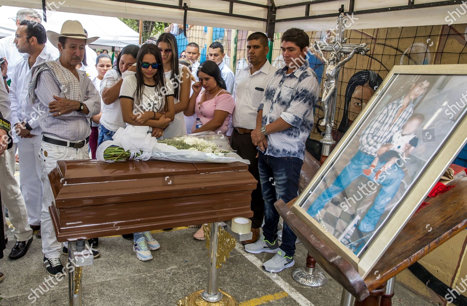 Relatives Edison Lexcano Hurtado Disappeared 18 Editorial Stock Photo ...
