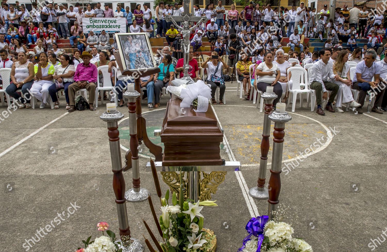 Relatives Edison Lexcano Hurtado Disappeared 18 Editorial Stock Photo ...