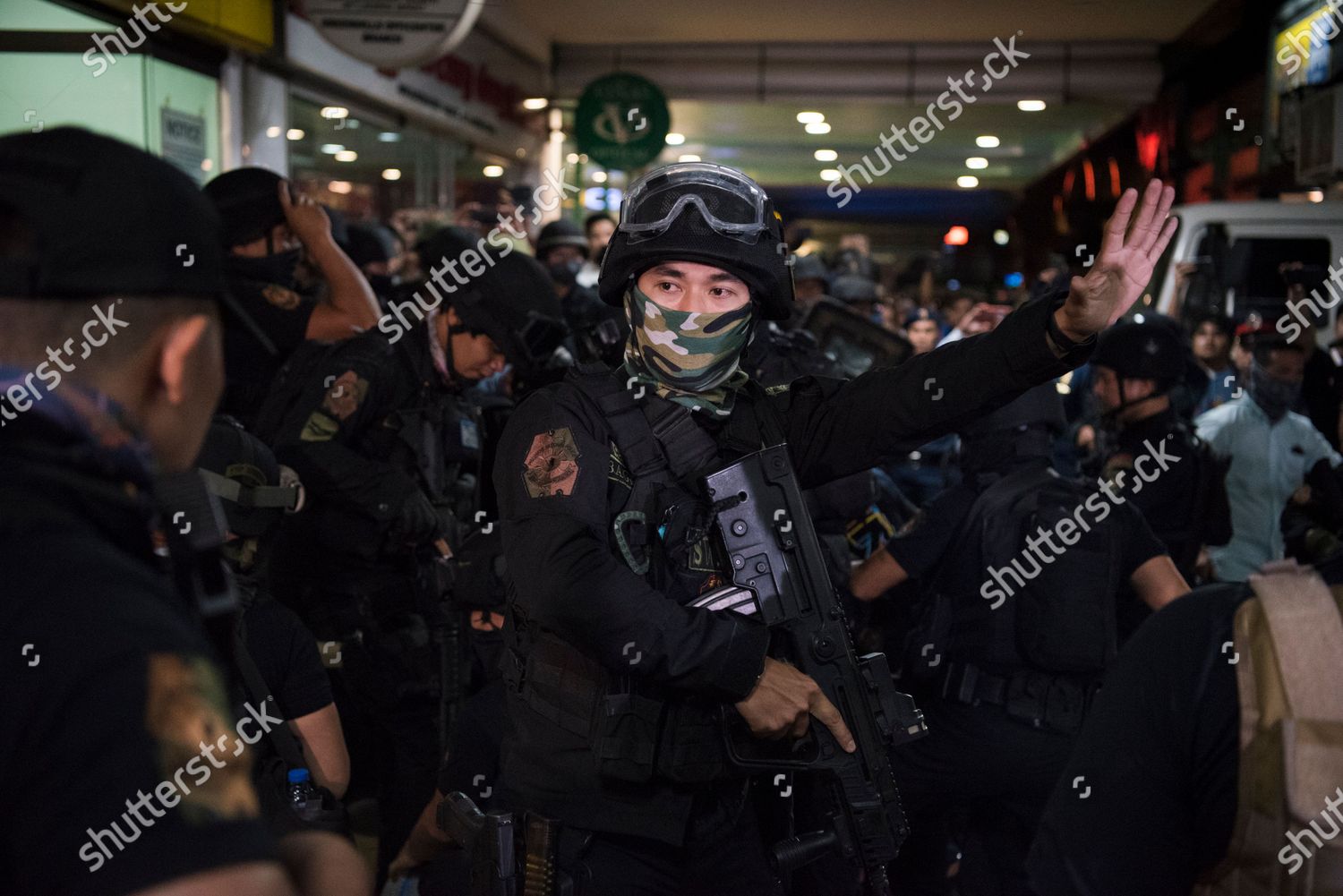 Swat Police Officer Gestures While Officers Editorial Stock Photo ...
