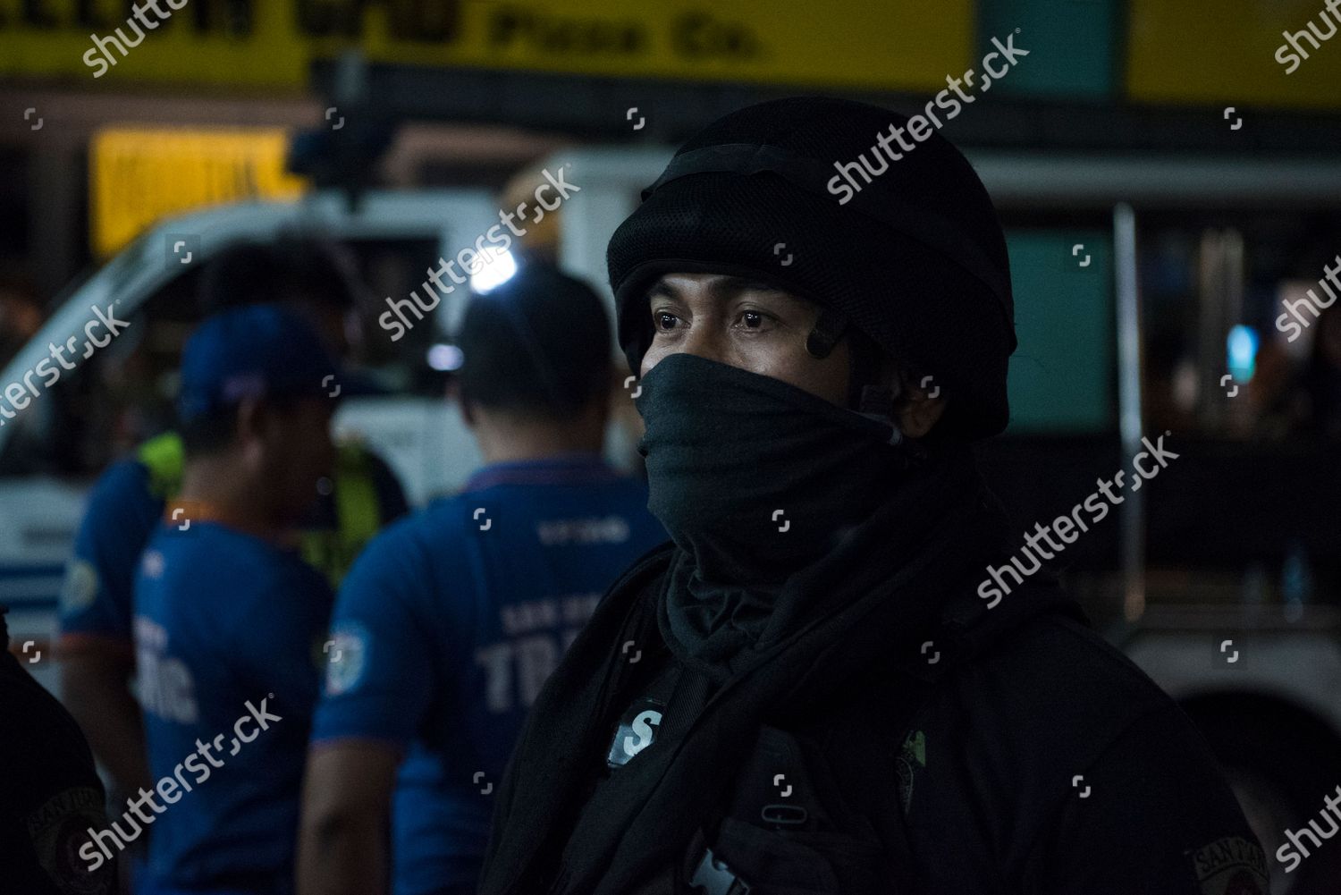 Swat Police Officer Observes Crowd Outside Editorial Stock Photo ...