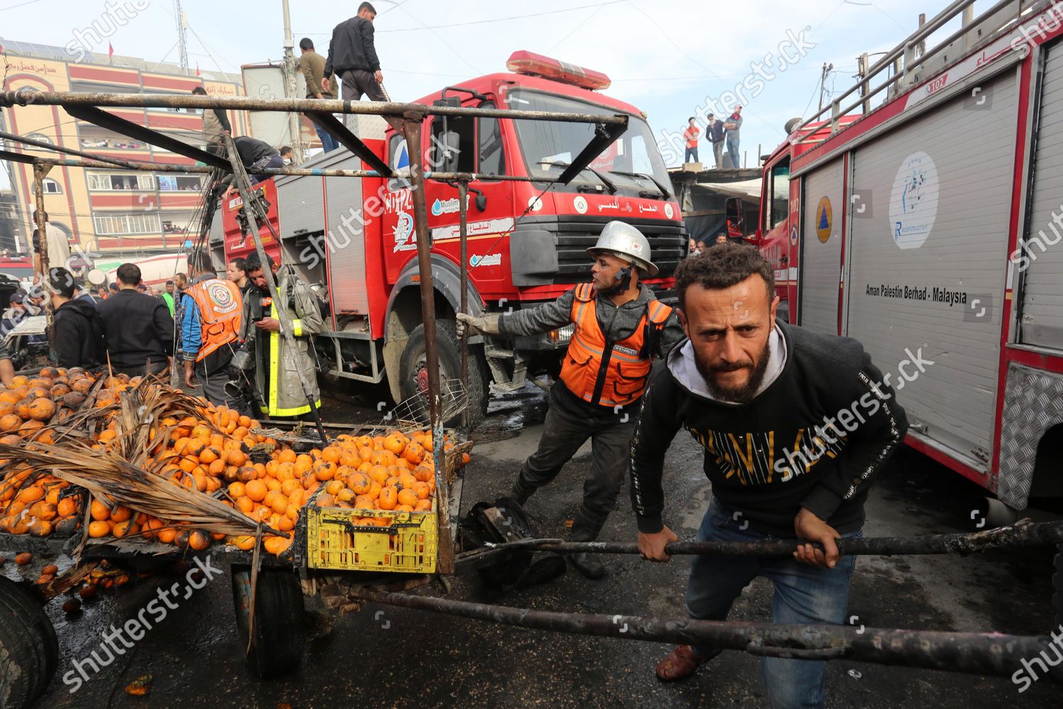 Palestinian Members Civil Defense Firefighters Try Editorial Stock ...
