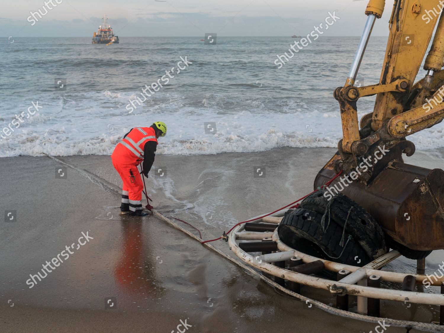 Workers Prepare Land Google Submarine Cable Editorial Stock Photo ...