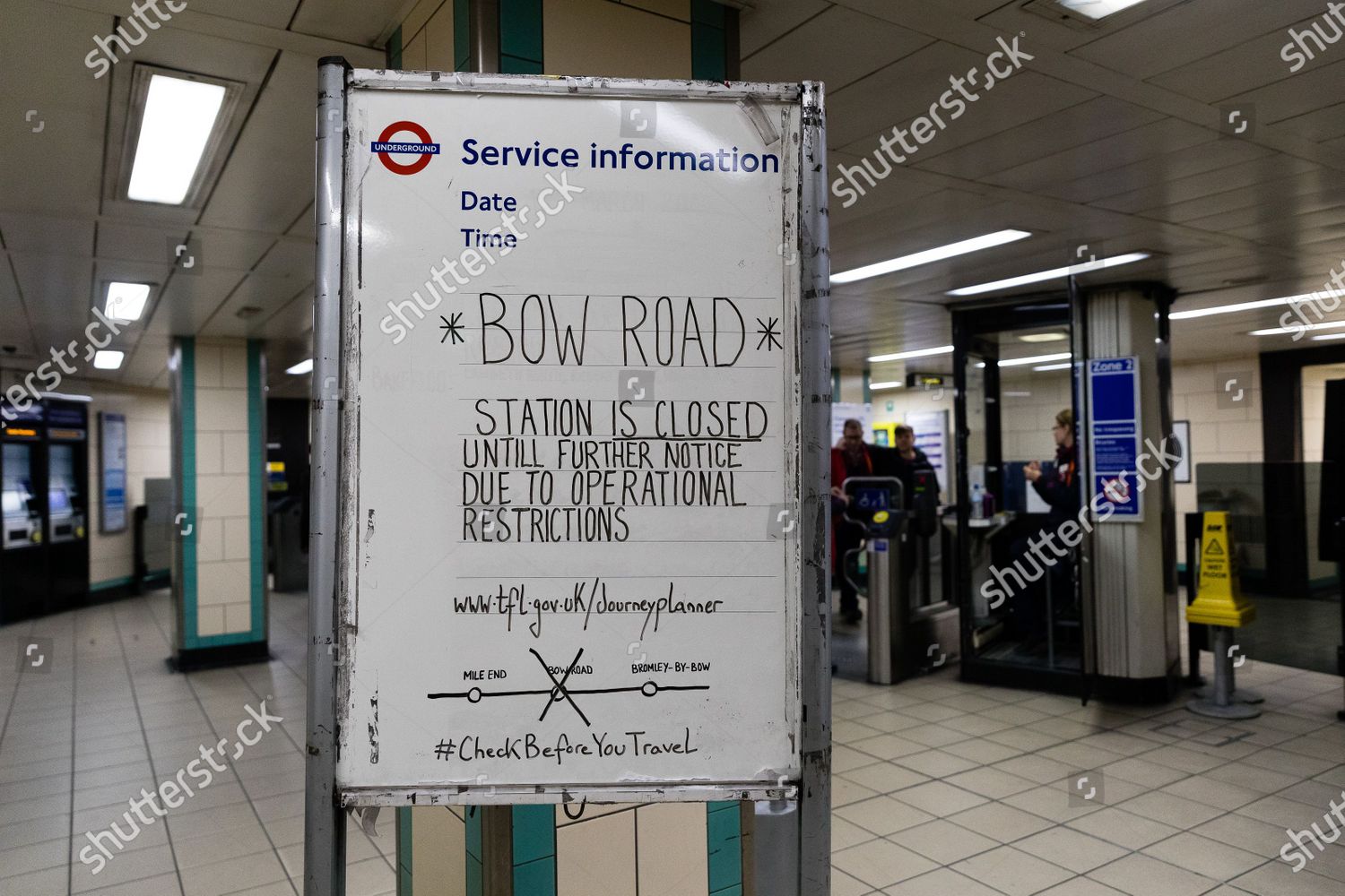 Station Closed Sign Mile End Tube Editorial Stock Photo - Stock Image ...