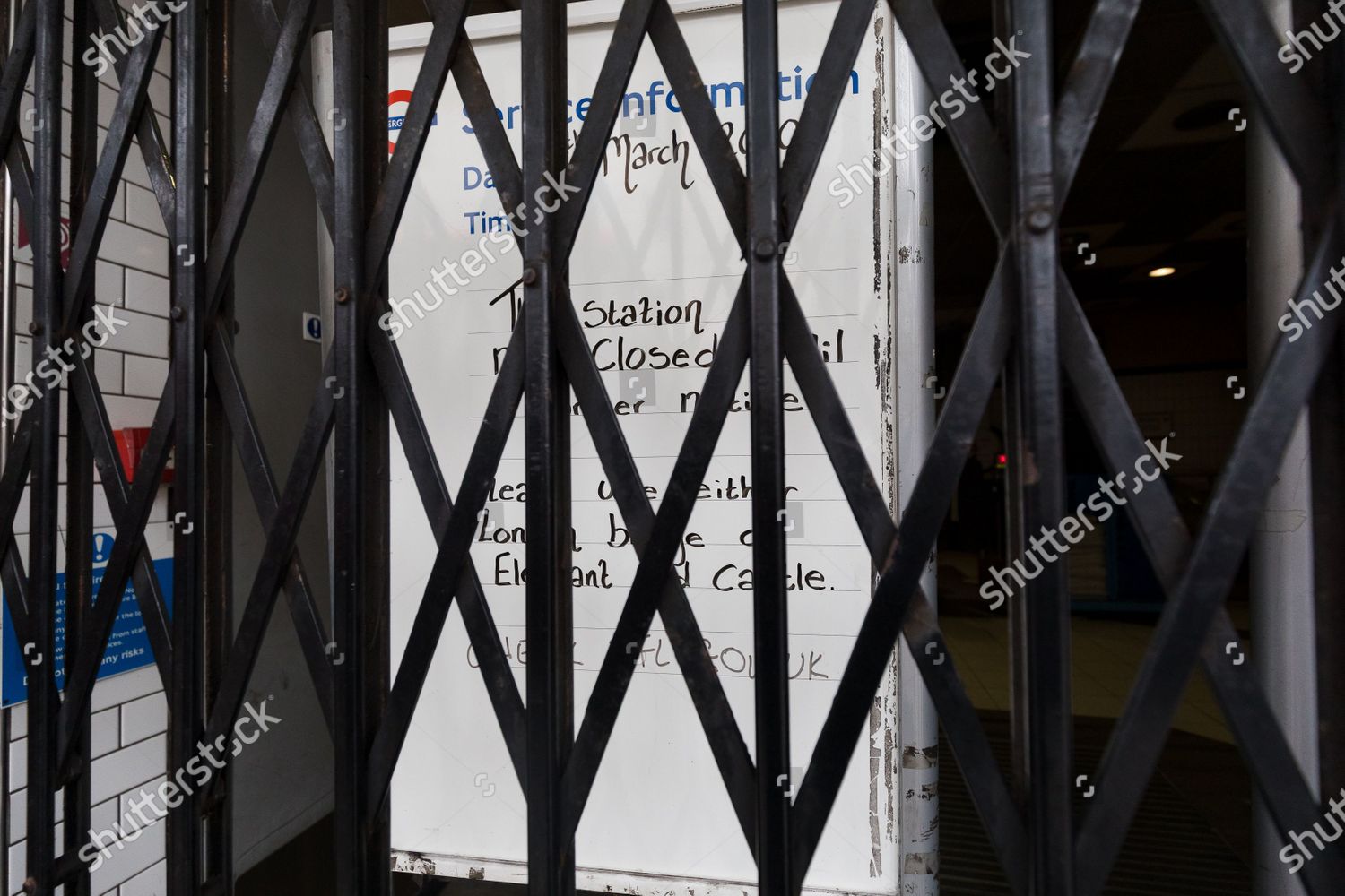 Station Closed Sign Borough Tube Station Editorial Stock Photo - Stock ...