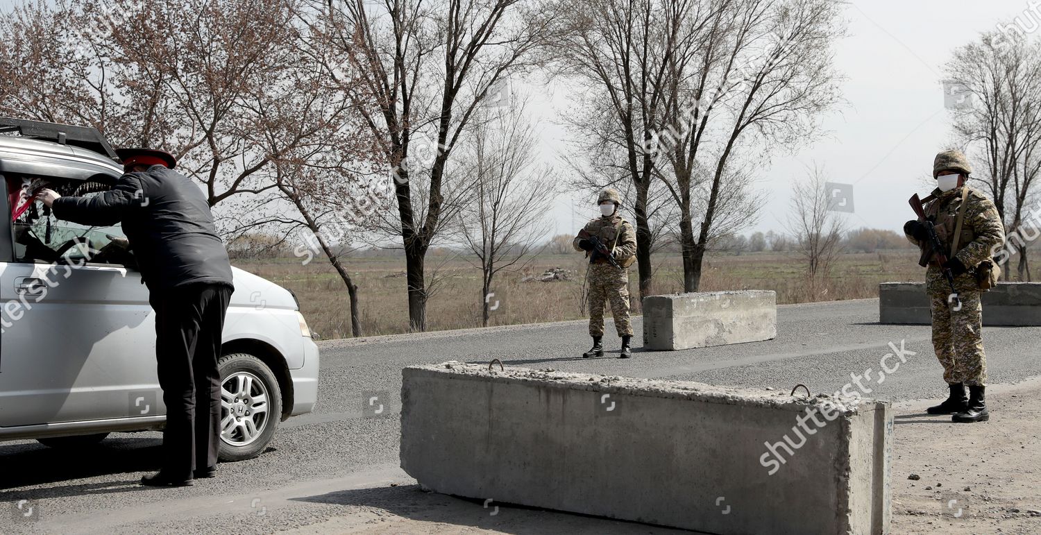 National Guard Soldiers Checkpoint Checking Documents Editorial Stock ...