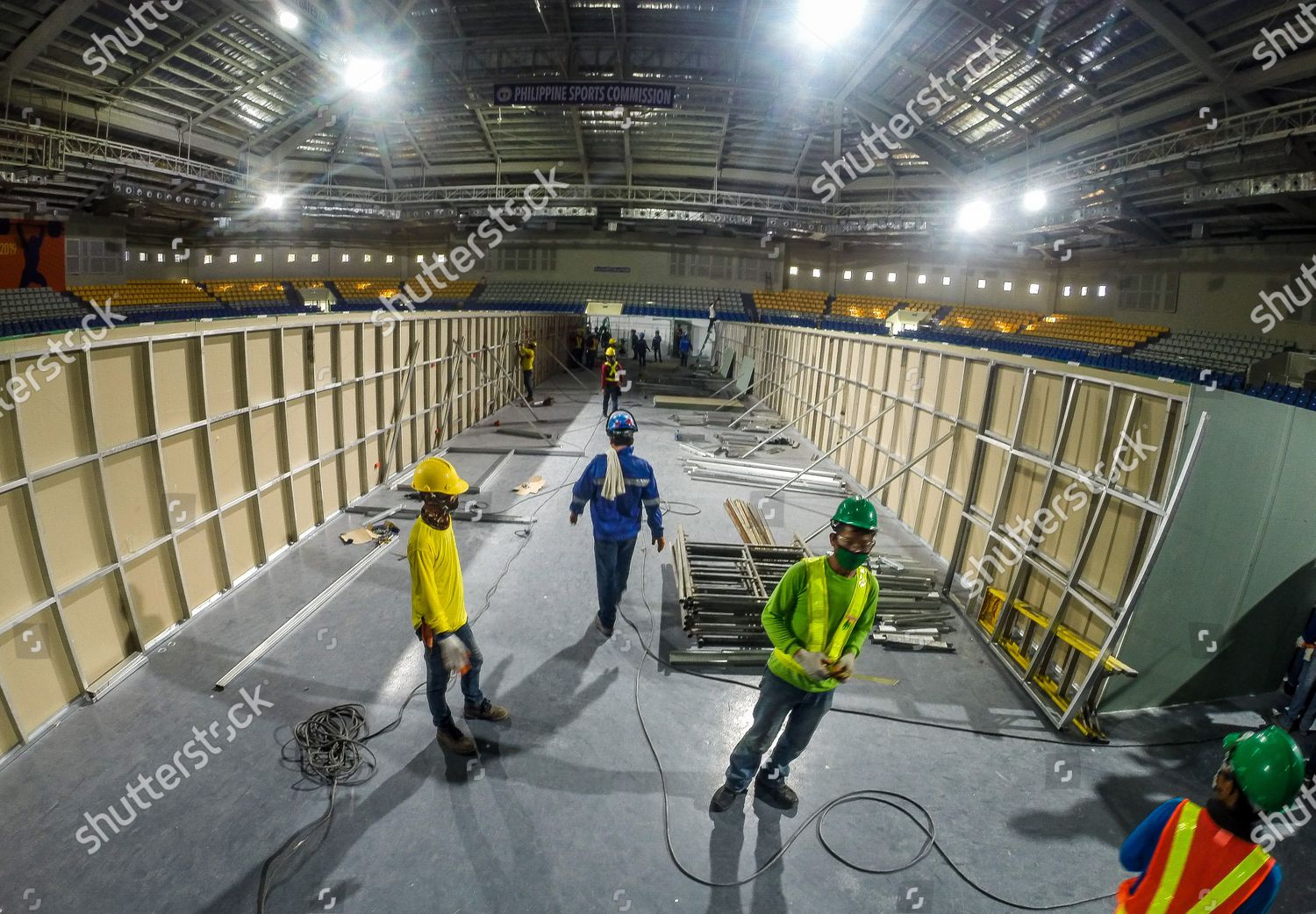 Construction Workers Wearing Face Masks Work Editorial Stock Photo ...