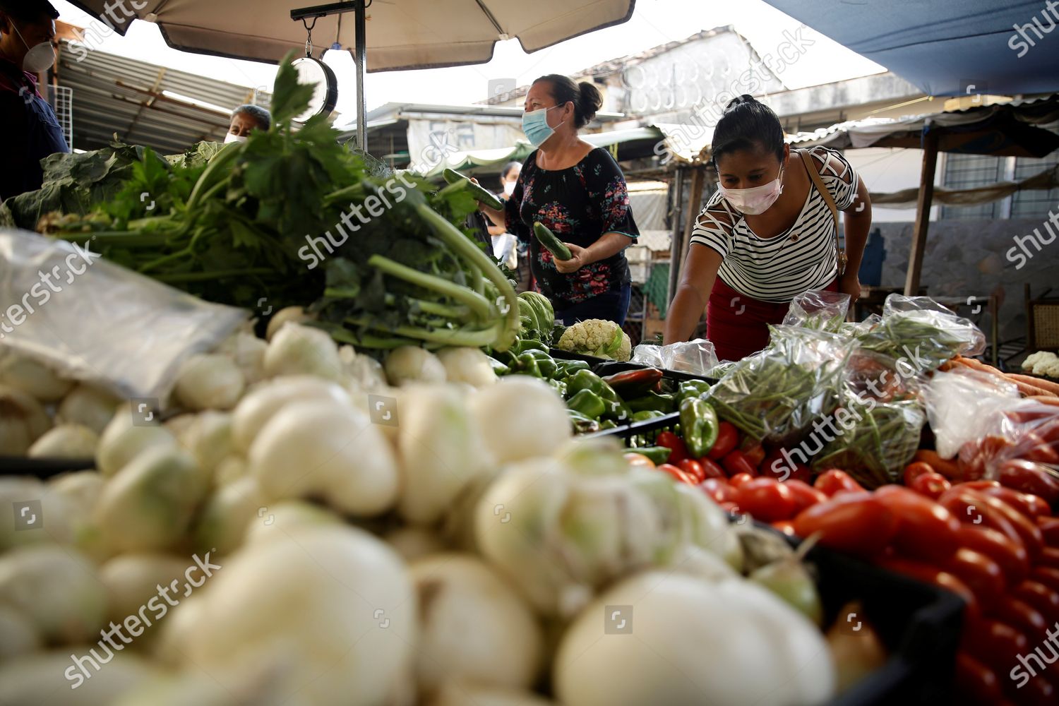 Women Buy Vegetables Popular Market Atiquizaya Editorial Stock Photo ...