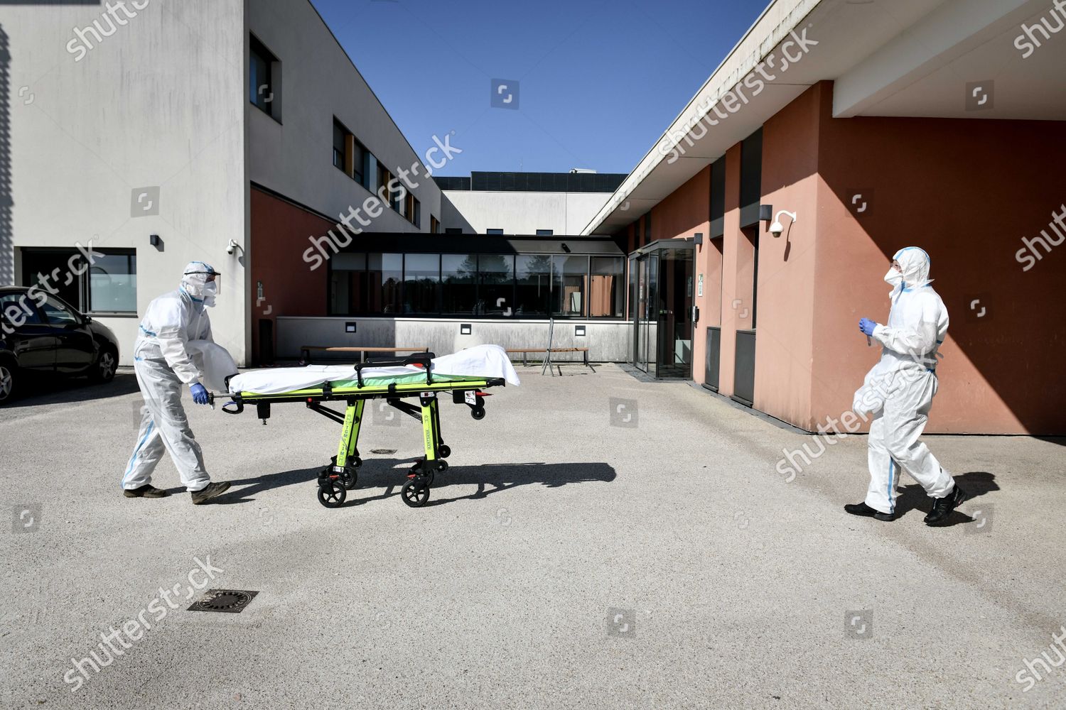 Ambulance Paramedic Staff Members Jussieu Secours Editorial Stock Photo ...
