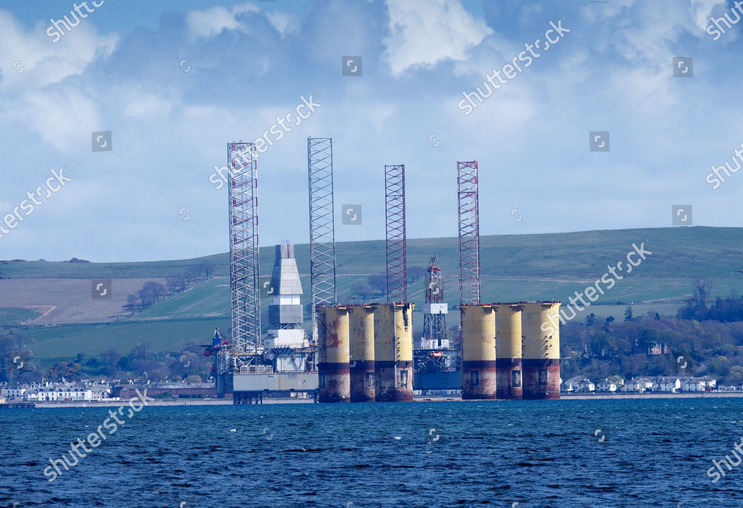 DISUSED DRILLING SHALLOW-WATER RIGS CROMARTY FIRTH Editorial Stock ...