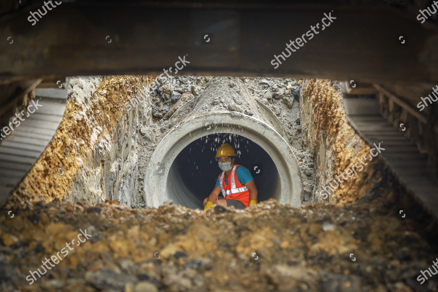Nepalese Construction Worker Works Drainage Construction Editorial ...