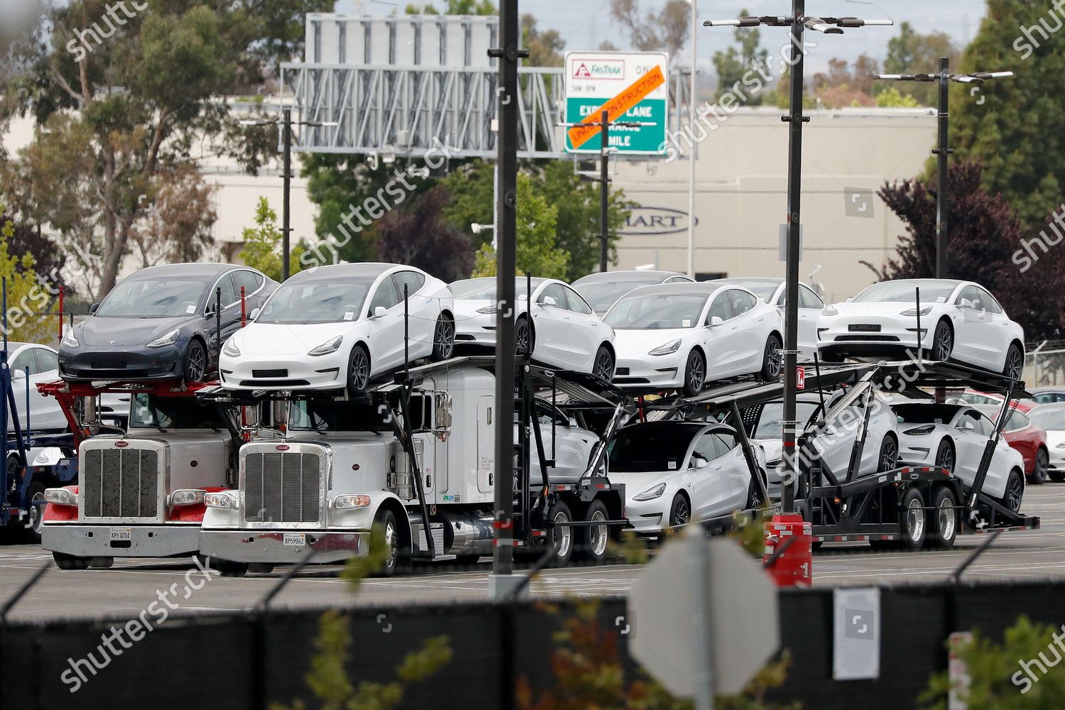 Tesla Electric Vehicles Ready Transport Teslas Editorial Stock Photo ...