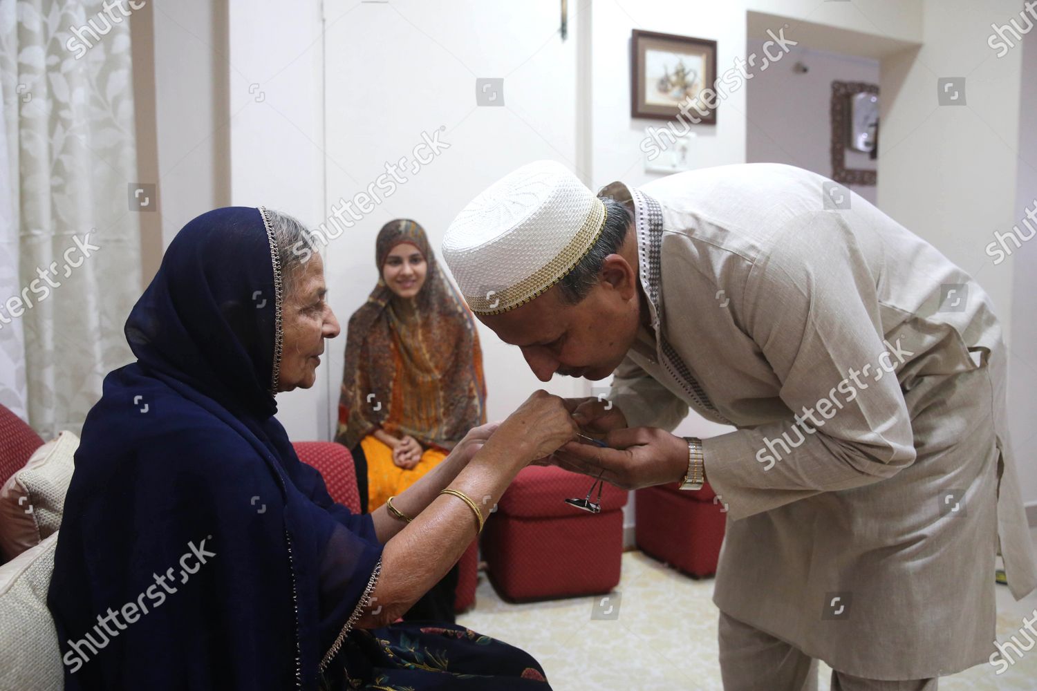 Members Dawoodi Bohra Community Greet Each Editorial Stock Photo ...