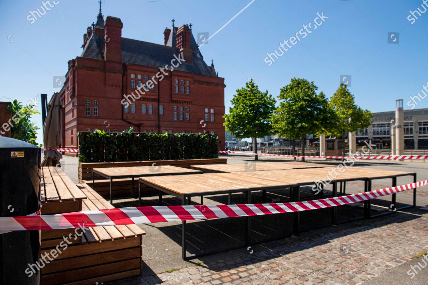 Seating Area Outside Cafe Cordoned Off Editorial Stock Photo - Stock ...