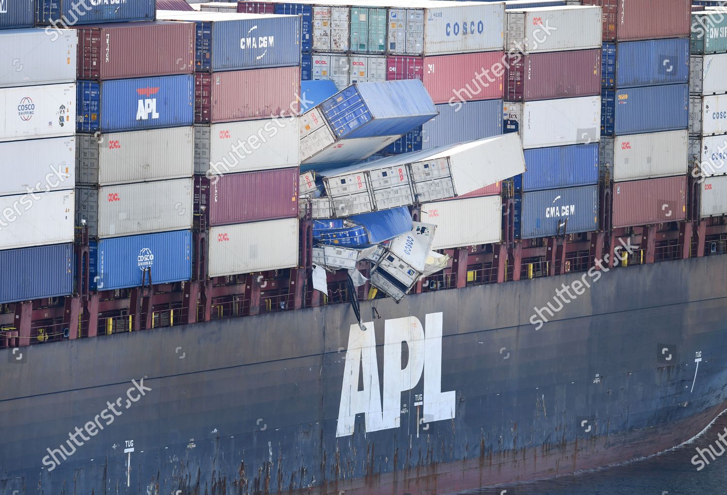 Fallen Shipping Containers Hang Side Singaporeflagged Editorial Stock ...