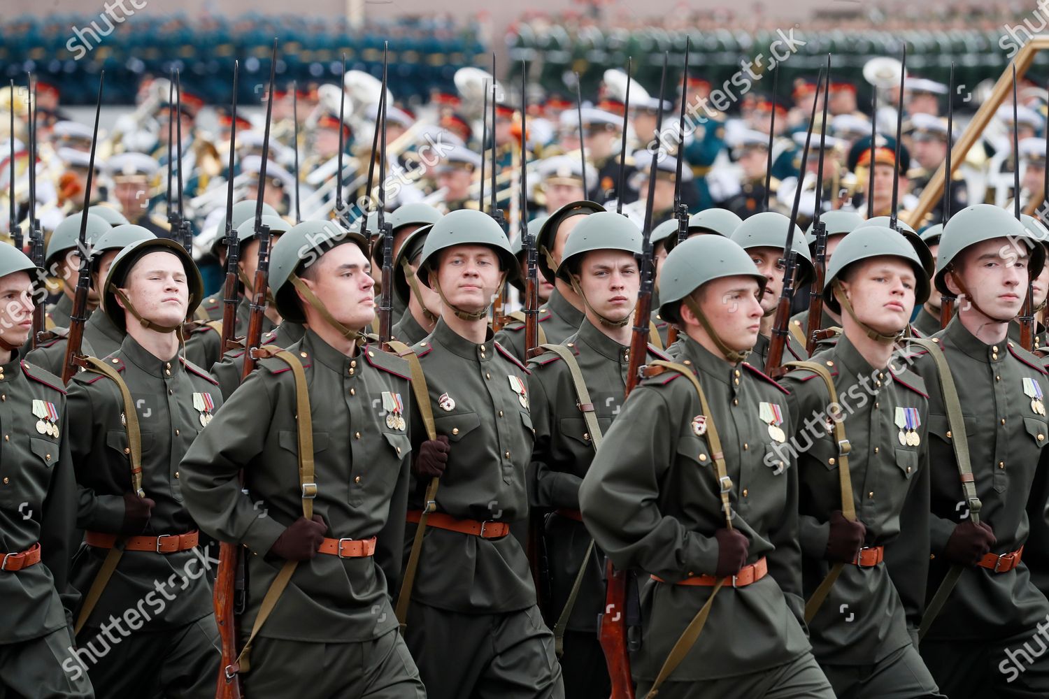 Russian Military Servicemen Wearing Soviet Uniforms Editorial Stock ...