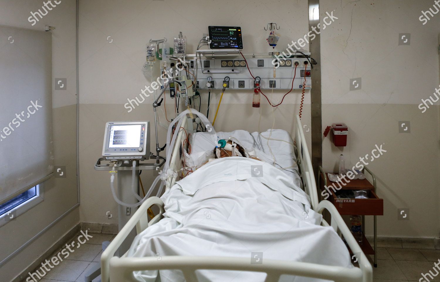 Patient Using Ventilator Intensive Care Unit Editorial Stock Photo ...
