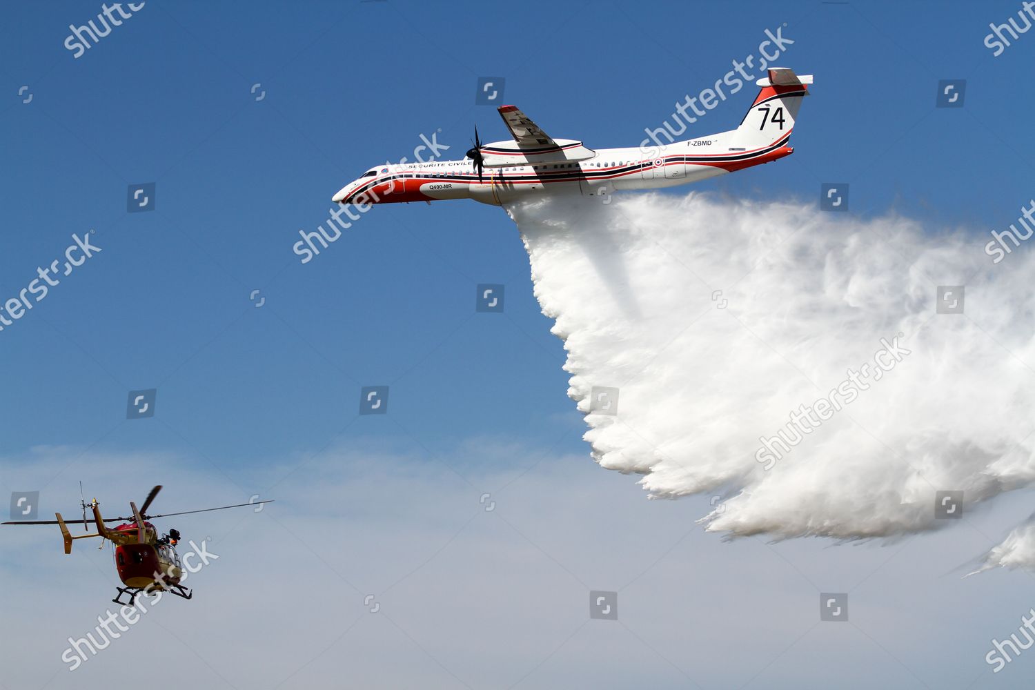 Bombardier Dash8 Firefighting Aircraft During Training Editorial Stock ...