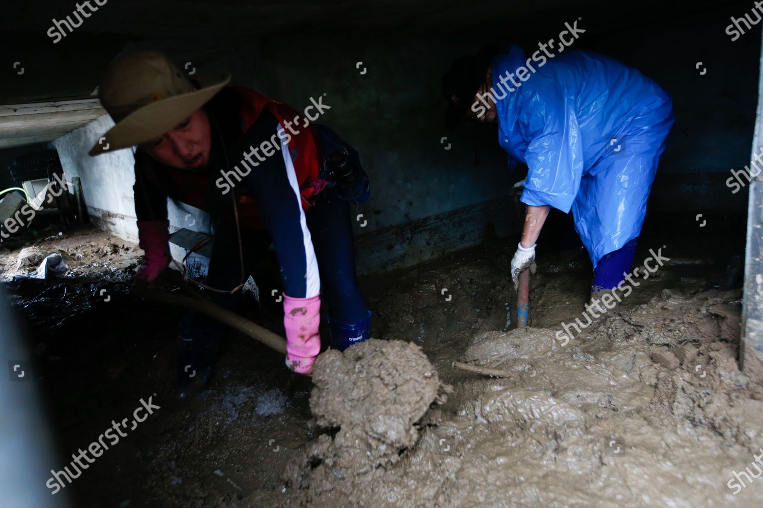 Volunteers Work Remove Mud House Aftermath Editorial Stock Photo ...