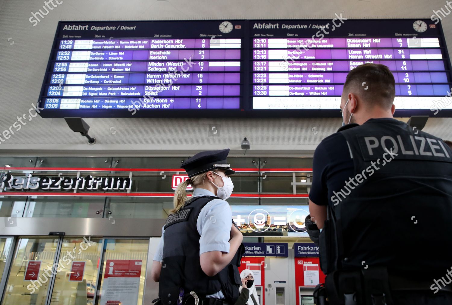 Police Public Order Officers Control Train Editorial Stock Photo ...