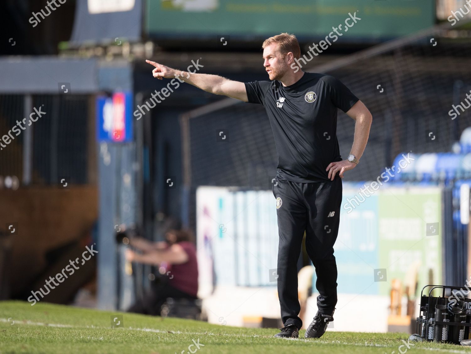 Simon Weaver Manager Harrogate Town Gets Editorial Stock Photo - Stock ...