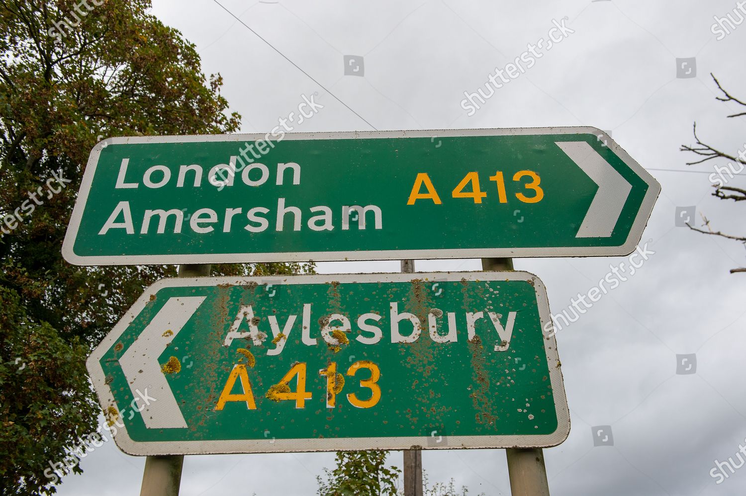 A413 ROAD SIGNS AYLESBURY LONDON AMERSHAM Editorial Stock Photo - Stock ...