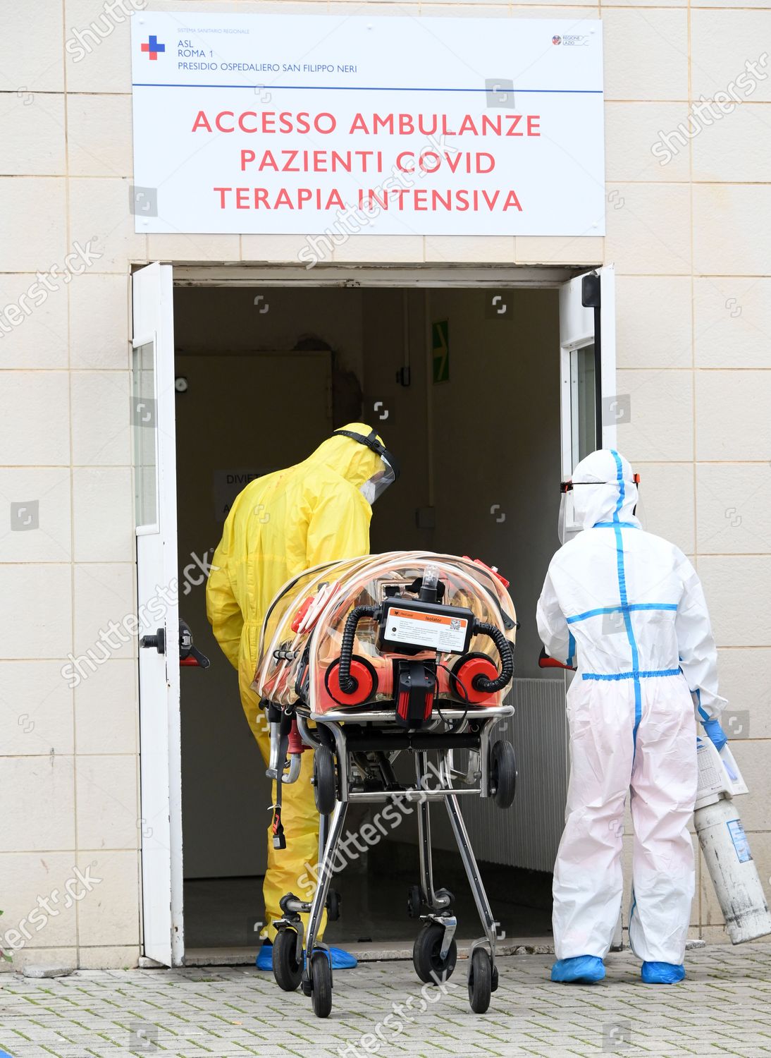 Medial Staff Prepare Biocontainment Stretcher Transfer Editorial Stock ...