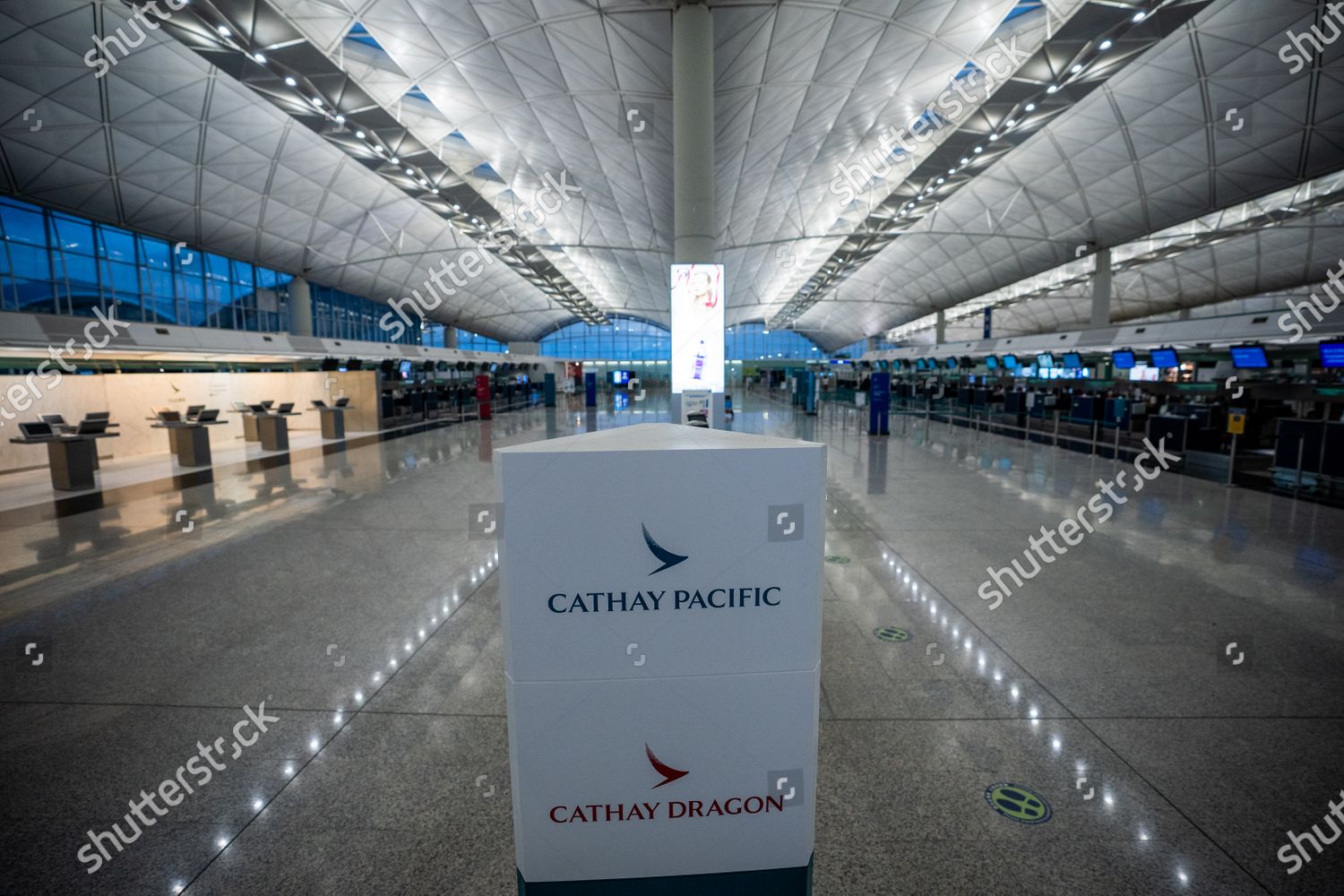 Sign Hong Kong Airlines Cathay Pacific Editorial Stock Photo - Stock ...
