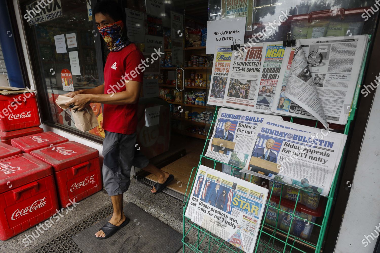 Customer Leaves Convenience Store Selling Local Editorial Stock Photo ...