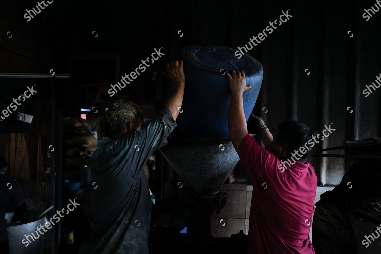 Tan Loon Chuan L Worker Pour Editorial Stock Photo - Stock Image ...