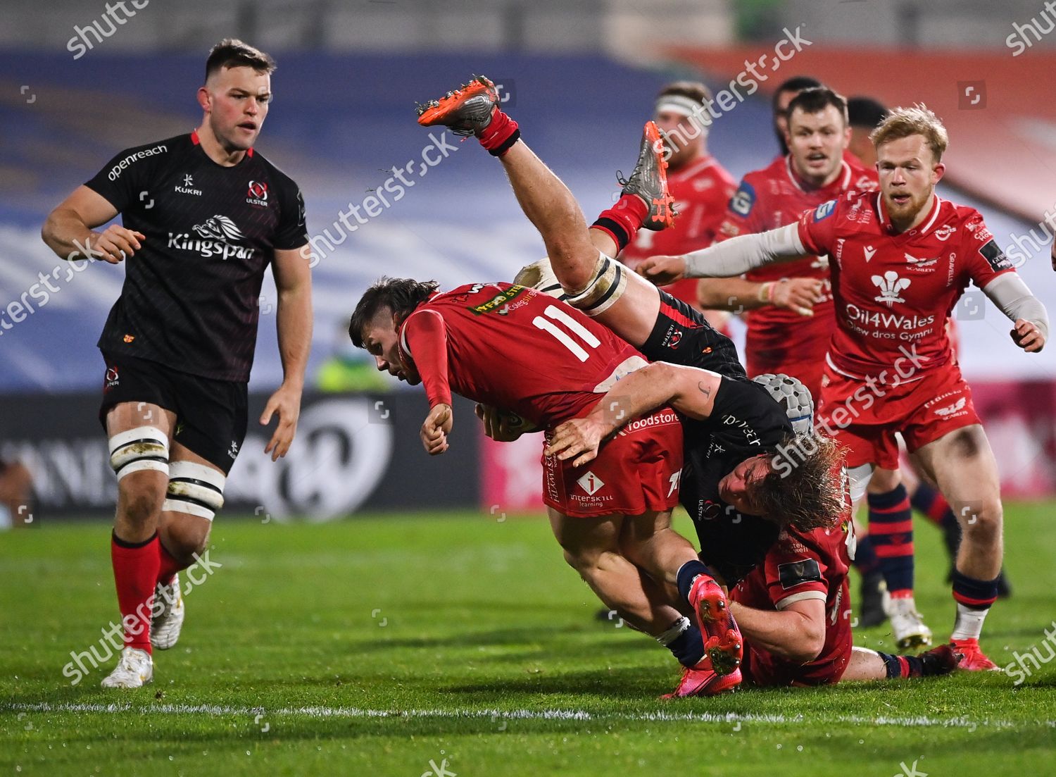 Steff Evans Scarlets Evades Tackle Jordi Editorial Stock Photo - Stock ...
