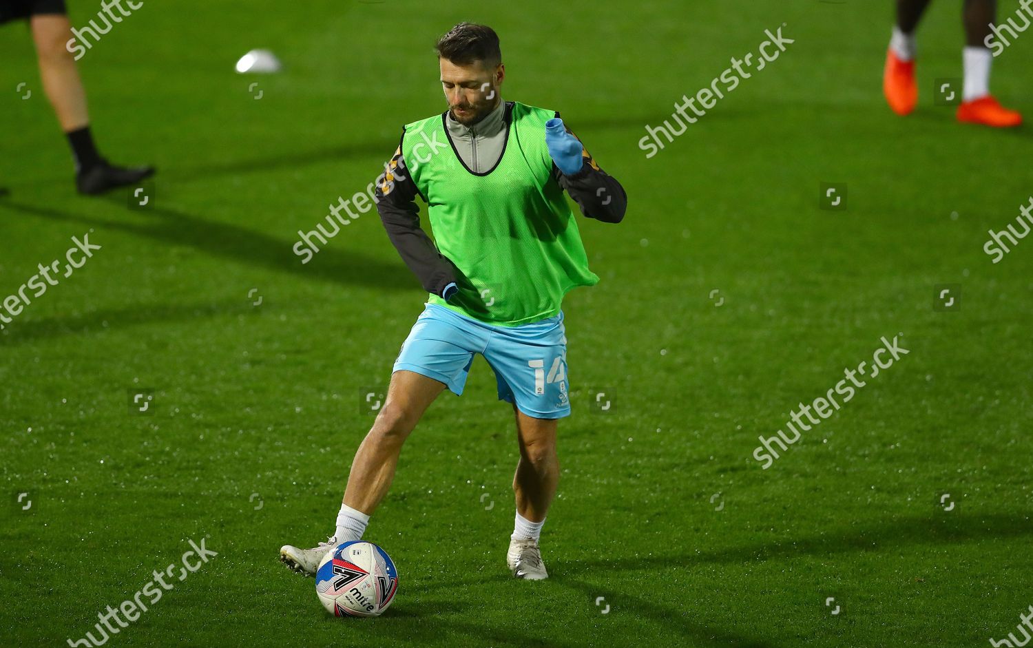 Wesley Hoolahan Cambridge United Warms Editorial Stock Photo - Stock ...