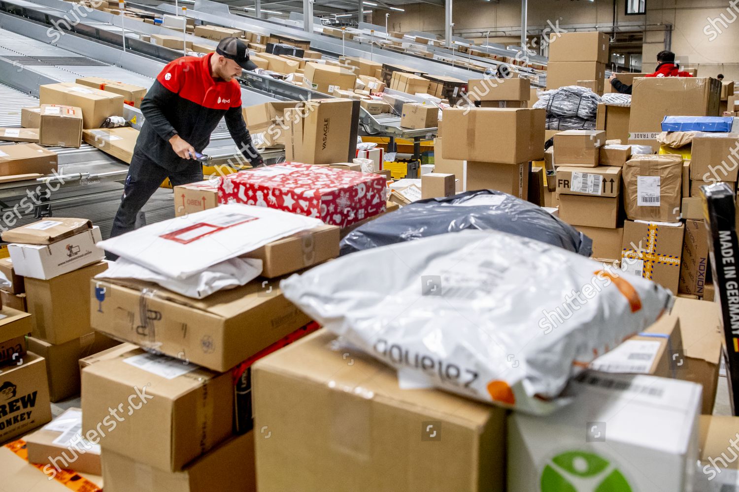Employees Parcel Service Dpd Sort Parcels Editorial Stock Photo - Stock ...