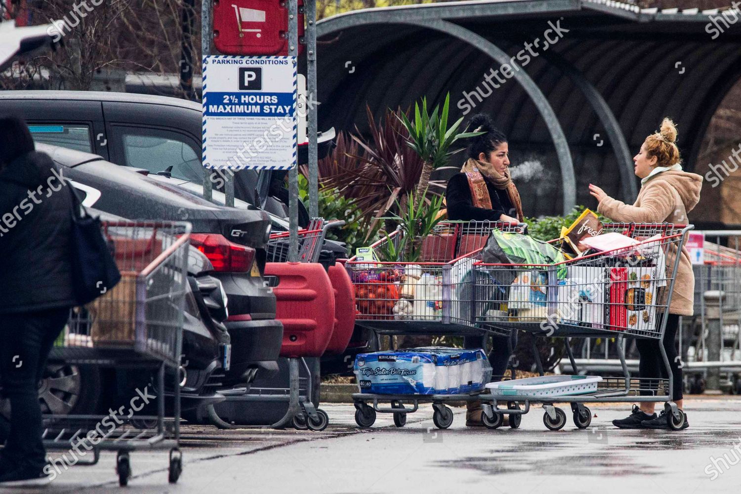 Shoppers Unpacking Full Trolleys Costco Chingford Editorial Stock Photo ...