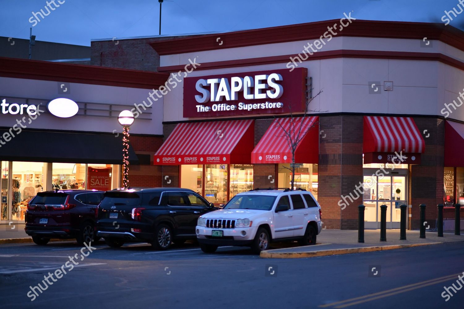 Exterior Staples Office Superstore Editorial Stock Photo - Stock Image ...