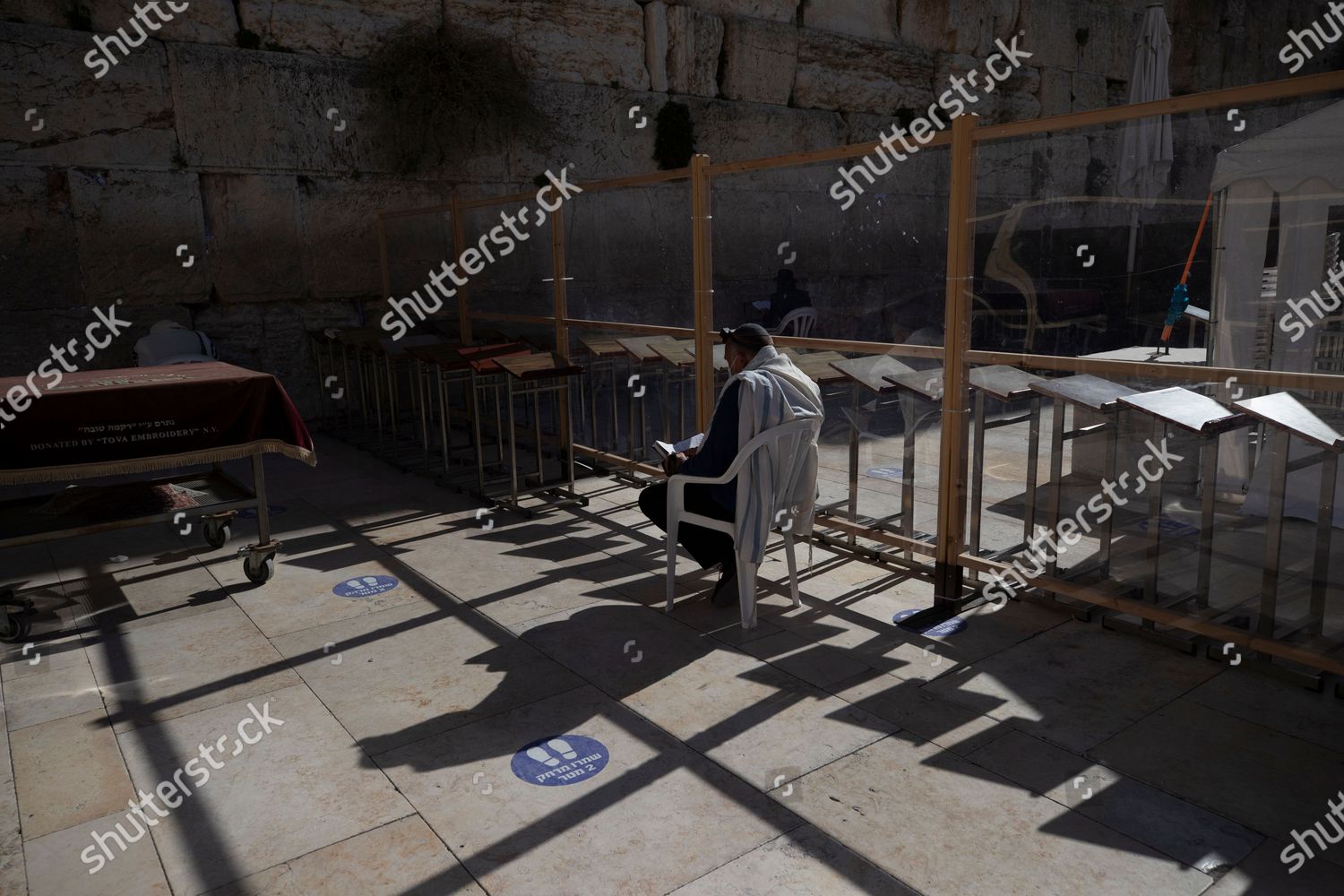 Ultraorthodox Jewish Praying Separated Partitions Prayer Editorial ...